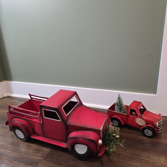 County side products | Holiday | Red Vintage Truck Decor Set | Poshmark